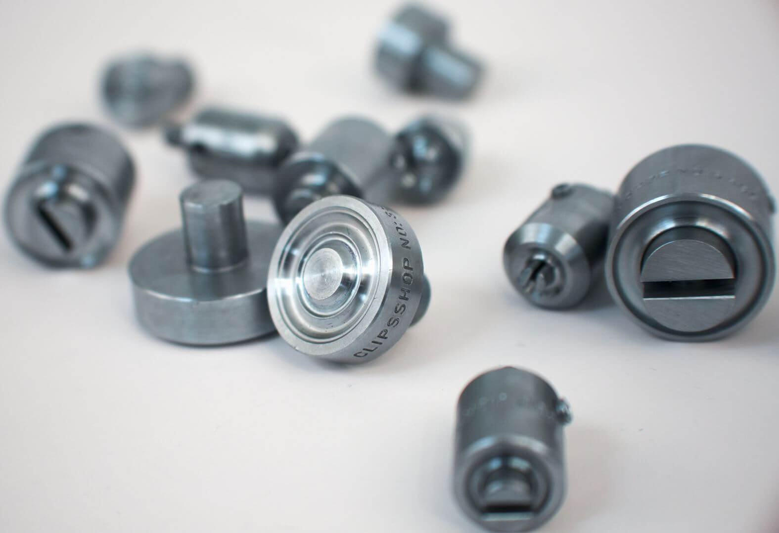 METALgrommets.com | ClipsShop Self Piercing Metal Grommets | Pneumatic ...